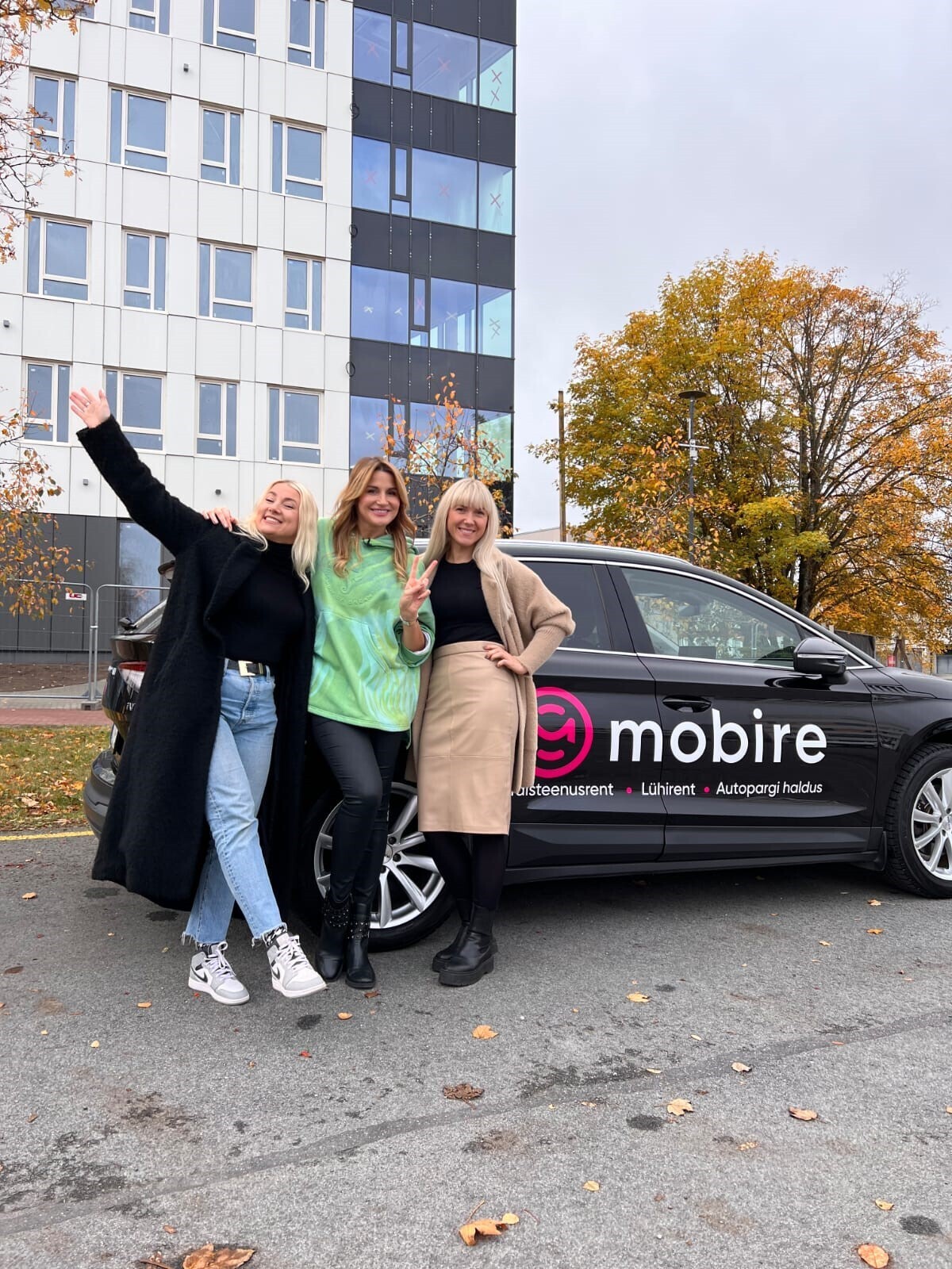 TÄISTUURIDEL MOBIRE ESINDUSES - Buduaar